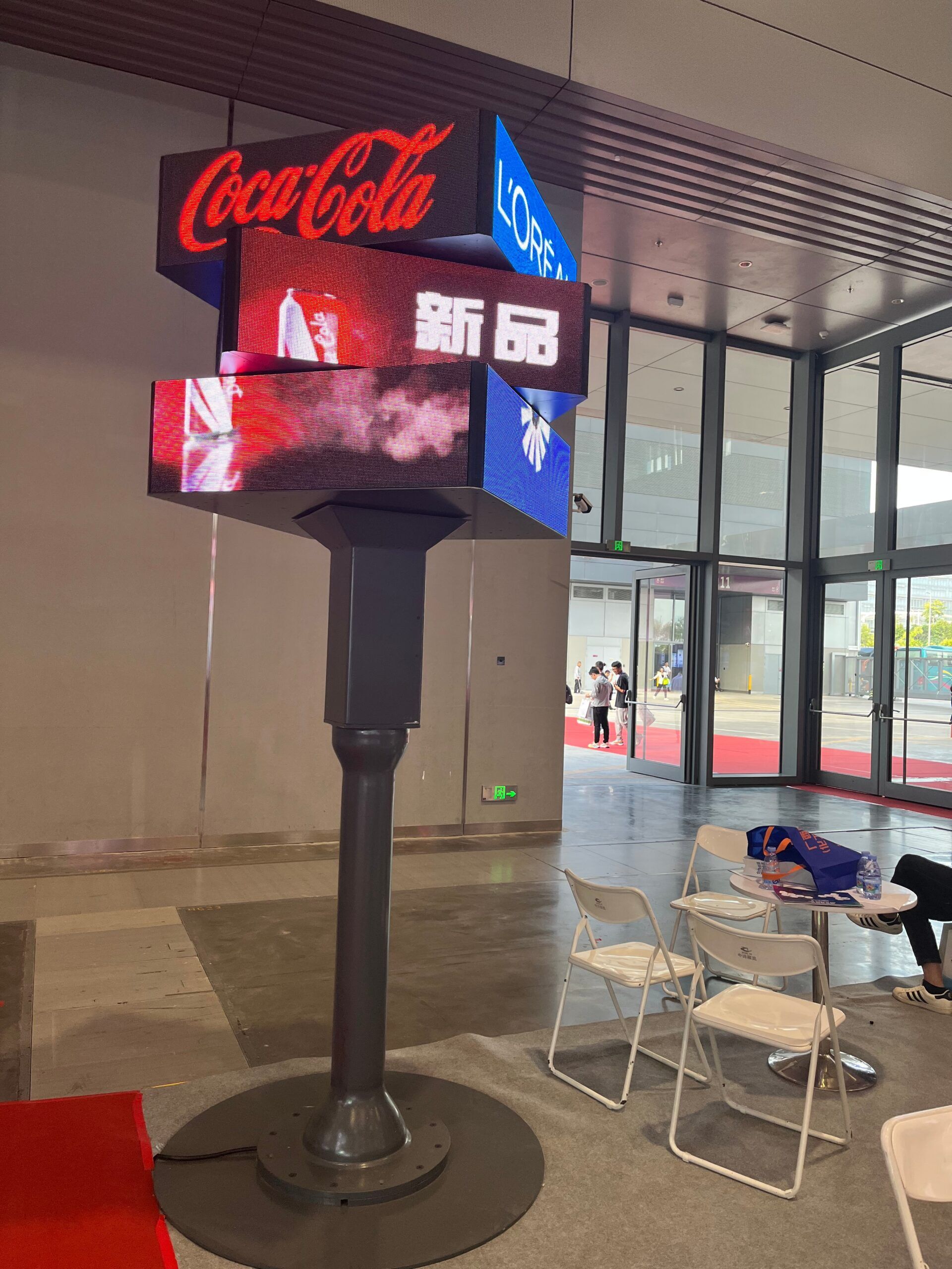 Rotating LED cube screen - Top quality led display manufacturer