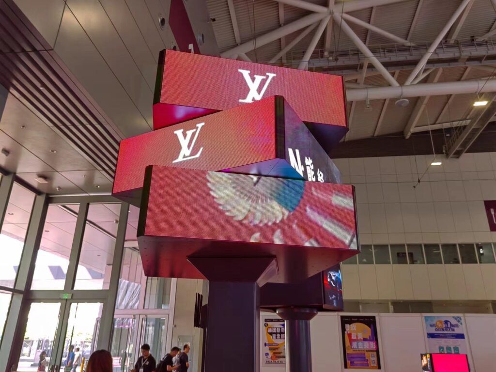 Rotating LED cube screen - Top quality led display manufacturer
